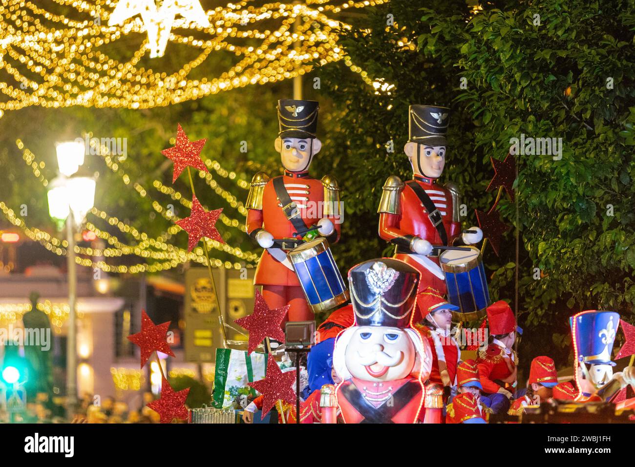 Large crowds at the three wise men parade in Seville during the evening ...