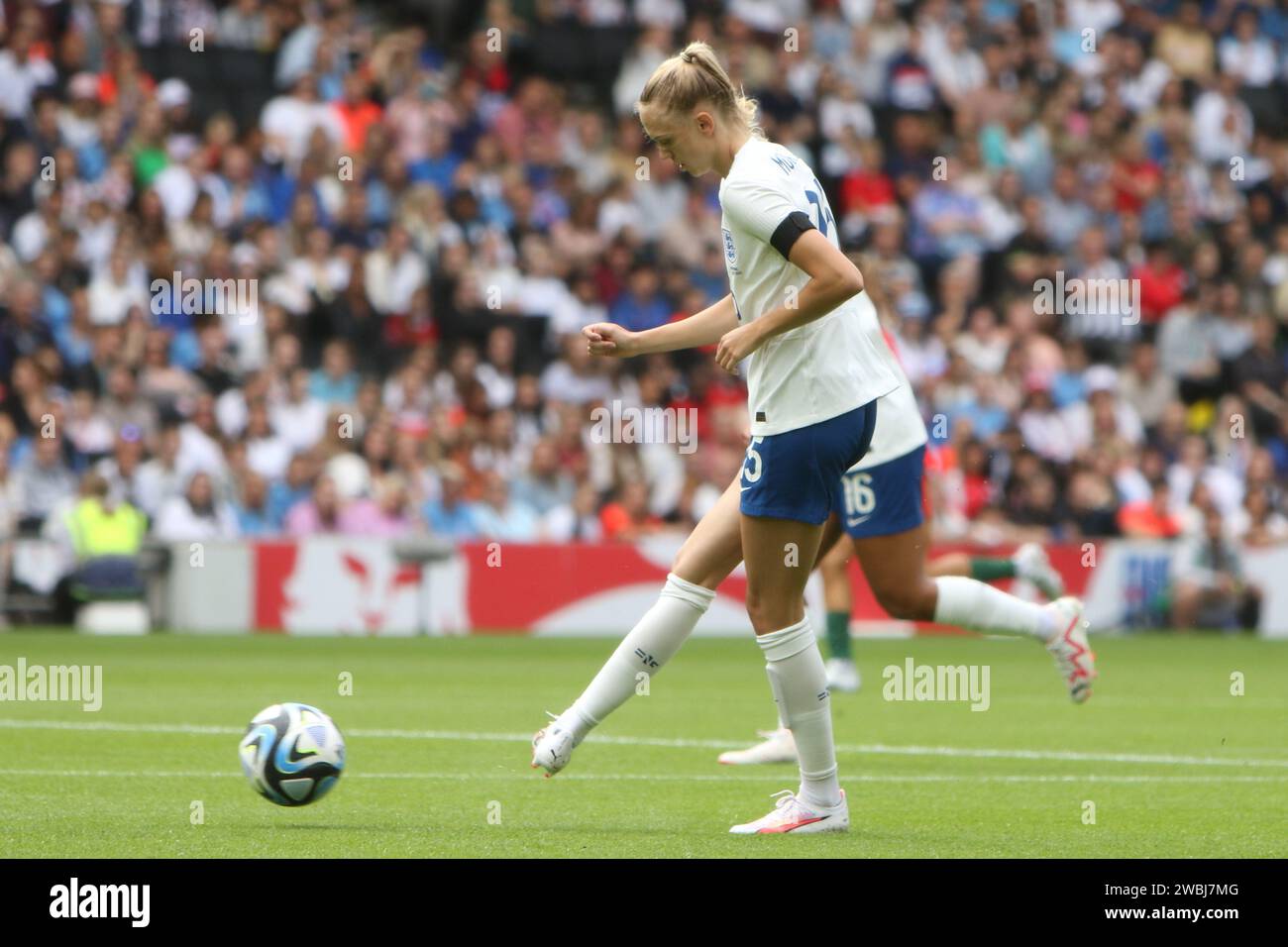 Esme Morgan England defender Lionesses women's football team v Portugal ...