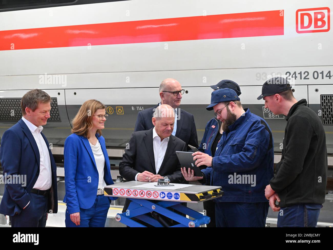 11 January 2024, Brandenburg, Cottbus: Richard Lutz (l-r) and Daniela ...