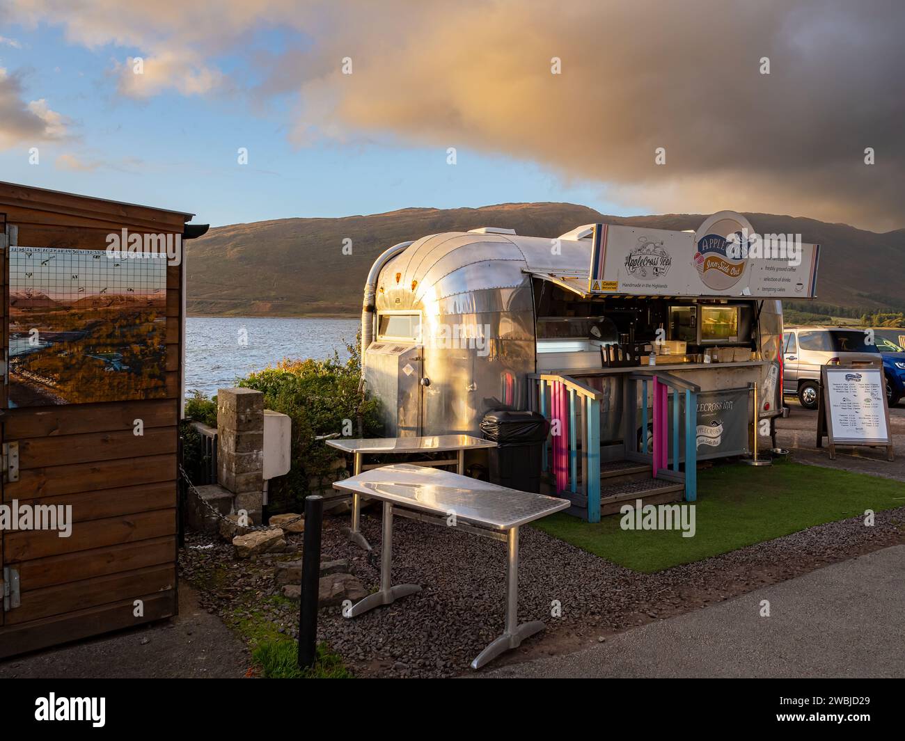 Inn-Side Out retro food truck outside the Applecross Inn, Applecross ...