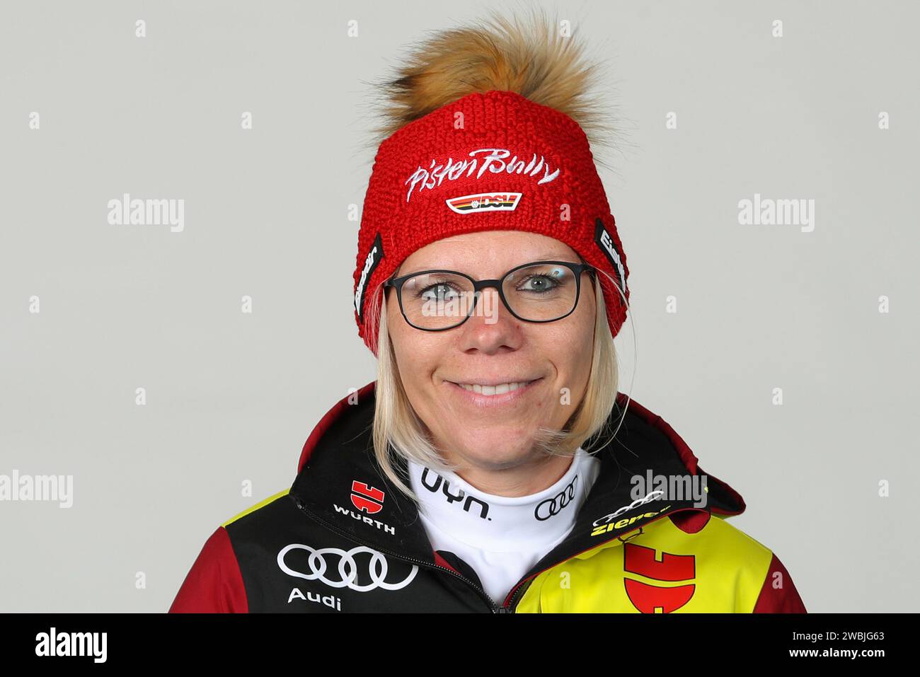 Senger Sonja Physiotherapeut Ski Cross DSV Einkleidung in ...