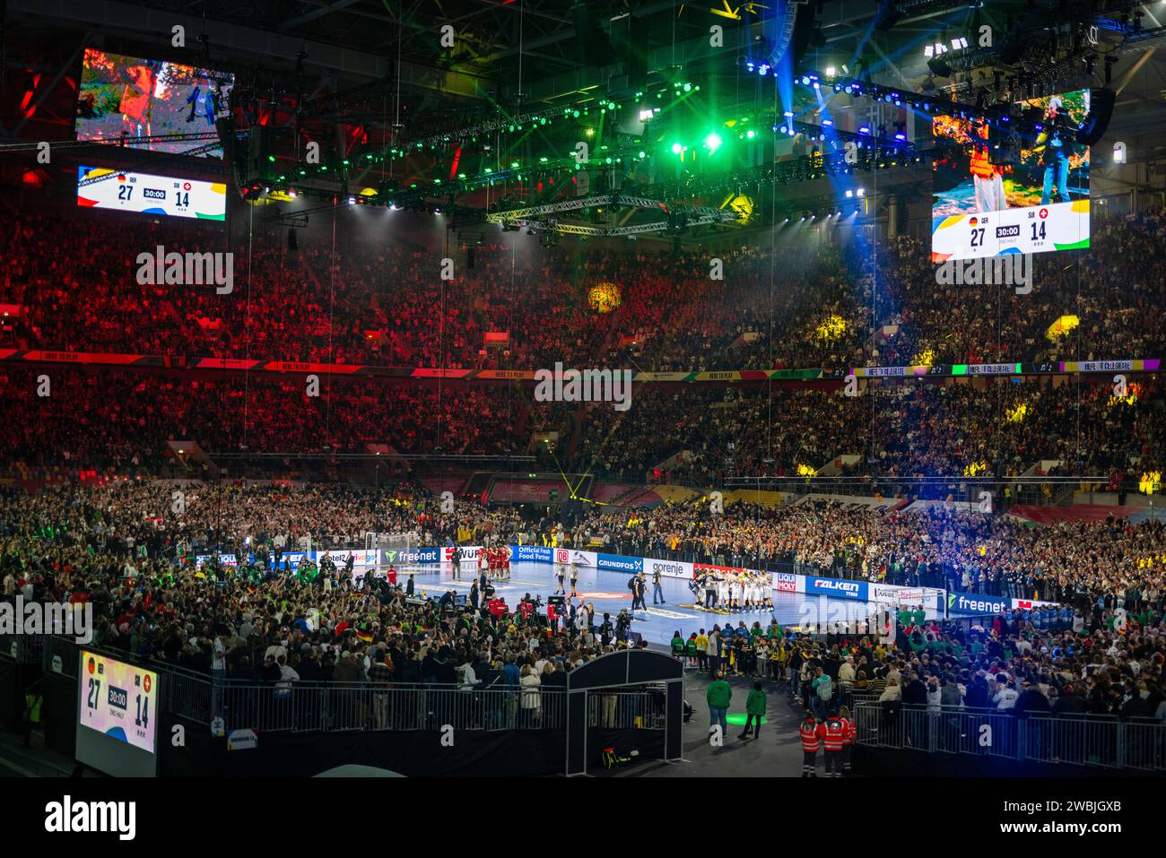Duesseldorf, Germany. 10th Jan 2024. Fans set a spectator record during ...