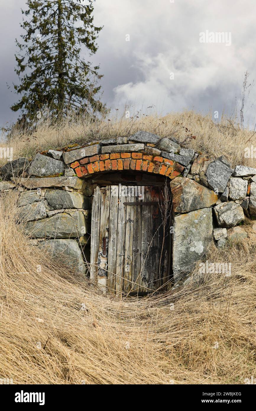 Root cellar hi-res stock photography and images - Alamy