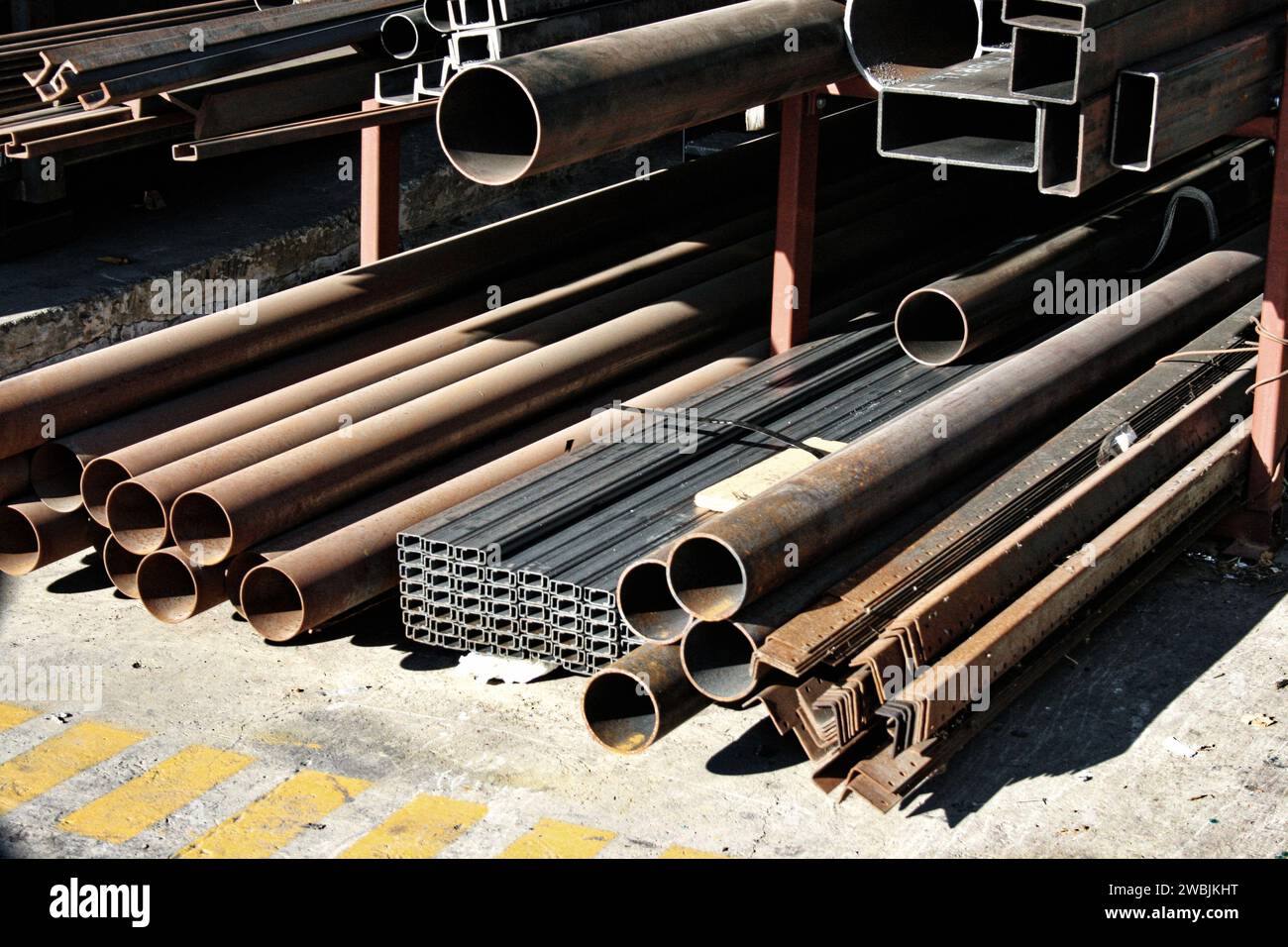 Modular system of metal pipes hi-res stock photography and images - Alamy