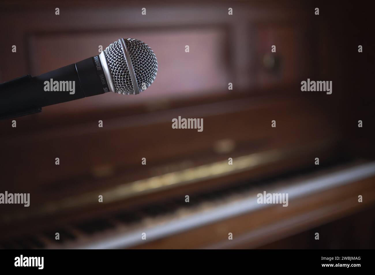 Piano stage hi-res stock photography and images - Alamy