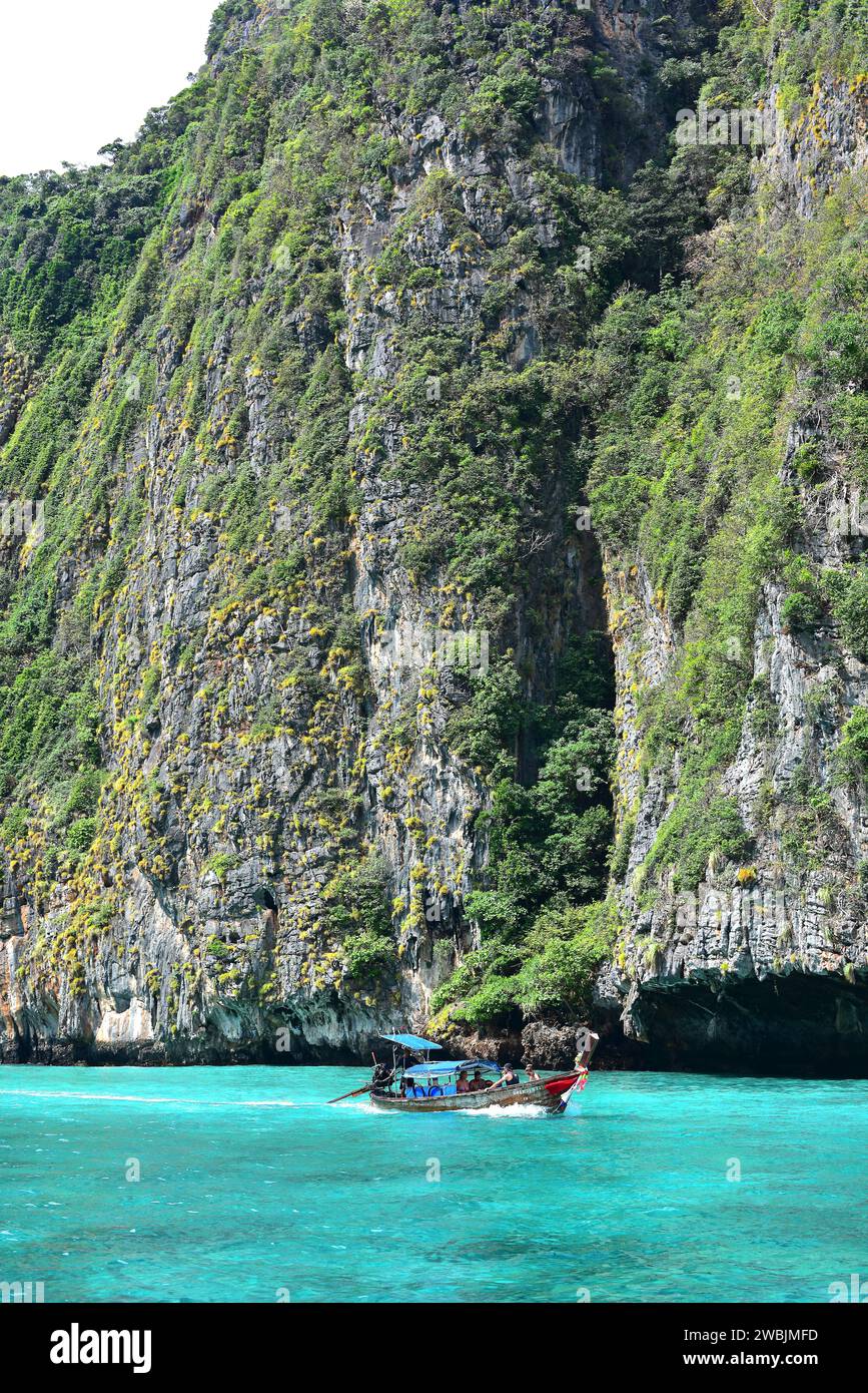 Phi phi le national park hi-res stock photography and images - Alamy