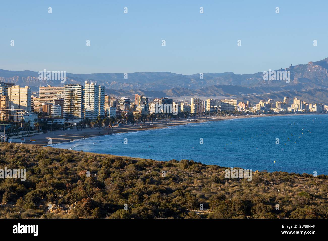 Panorama con vista Playa de San Juan ad Alicante, Spagna Stock Photo ...