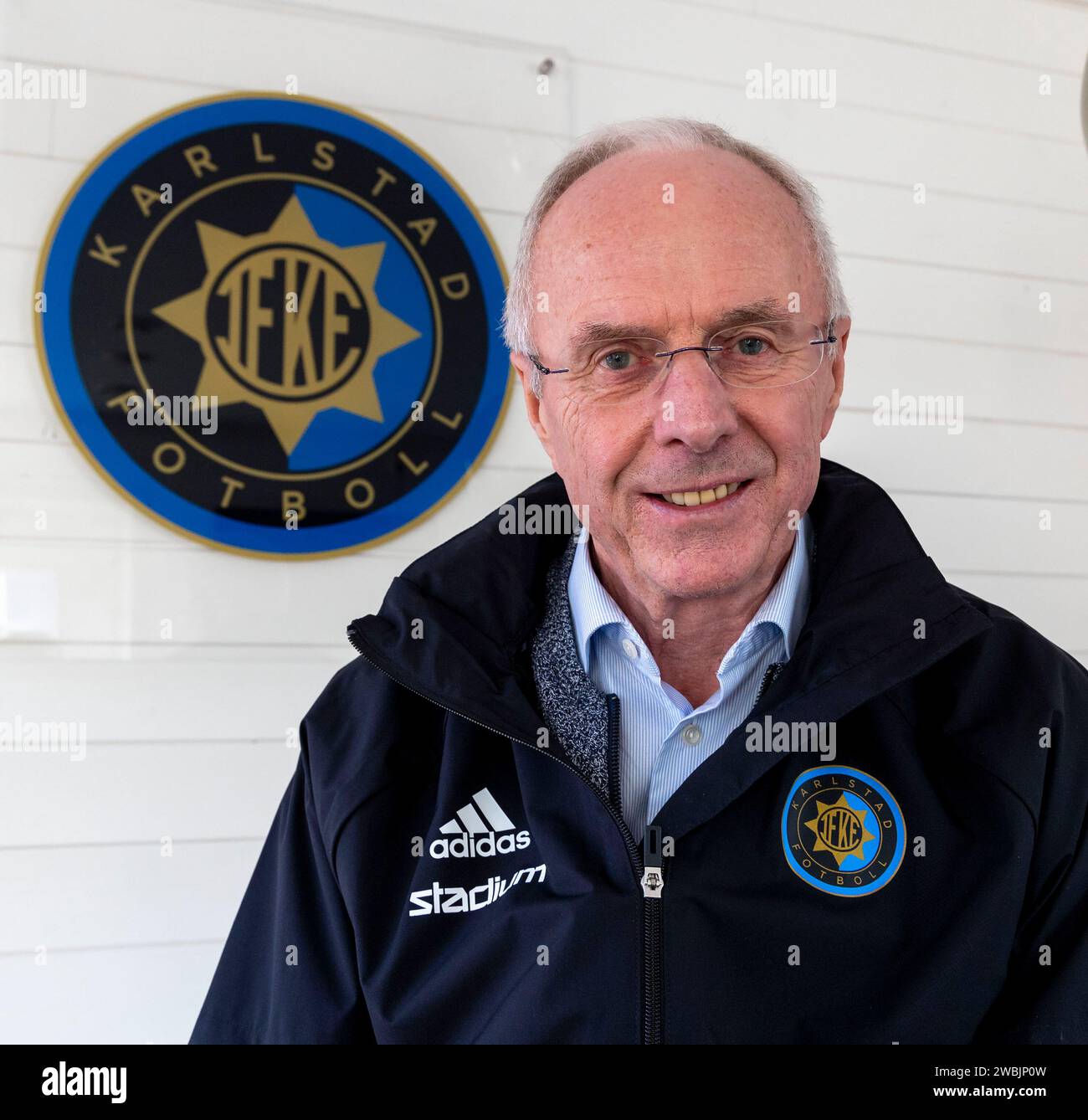 Signed by england manager sven goran eriksson hi-res stock photography ...