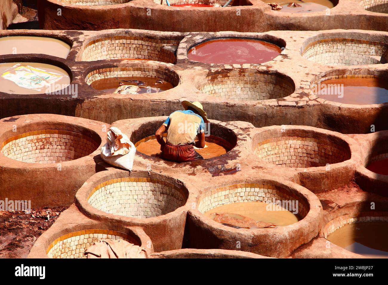 Dye bath hi-res stock photography and images - Alamy