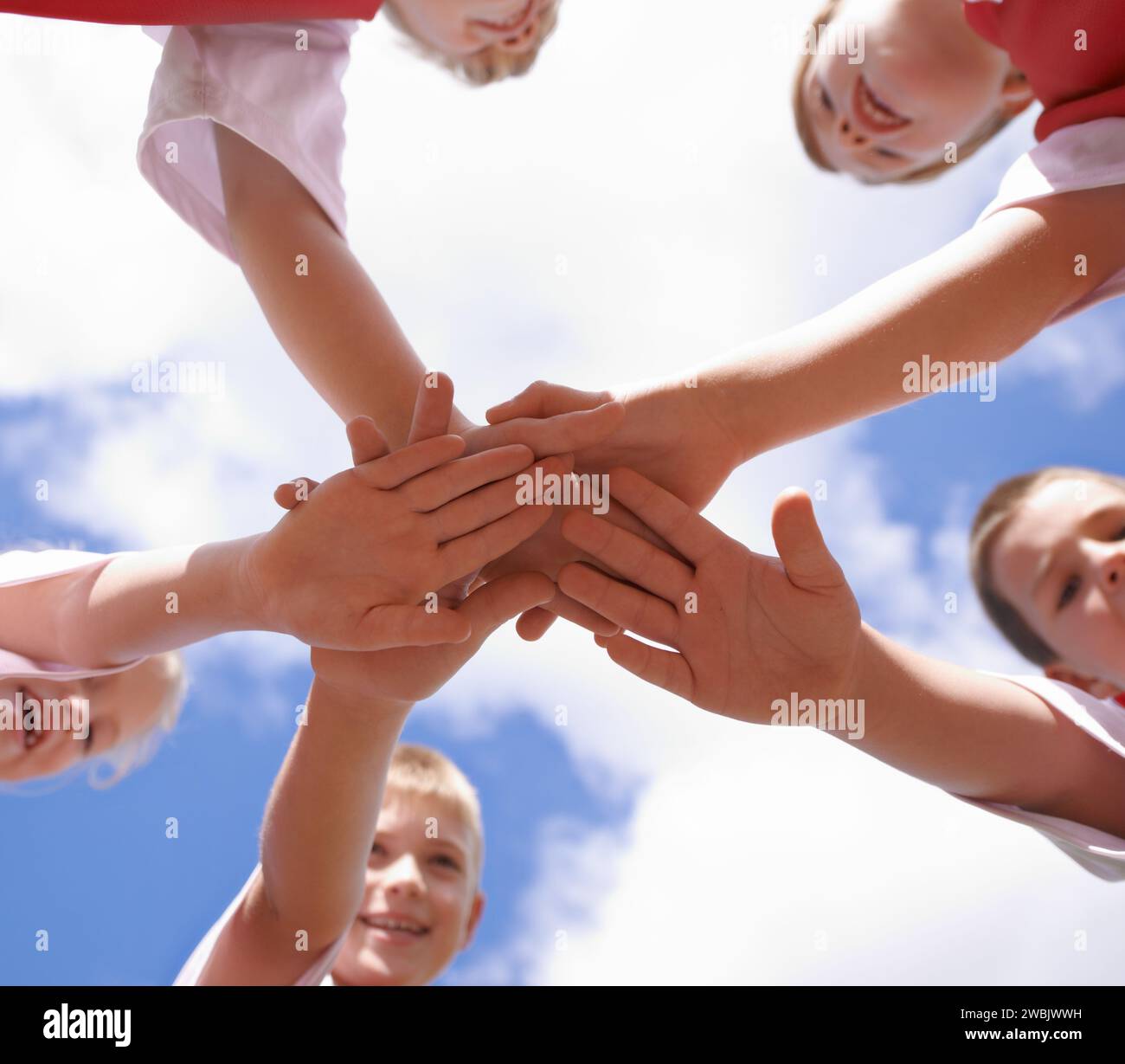 Children support group hi-res stock photography and images - Alamy