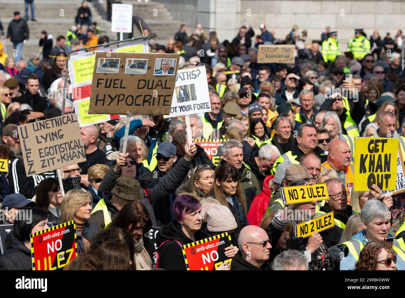 Protesters gather during an anti-ULEZ expansion protest around ...