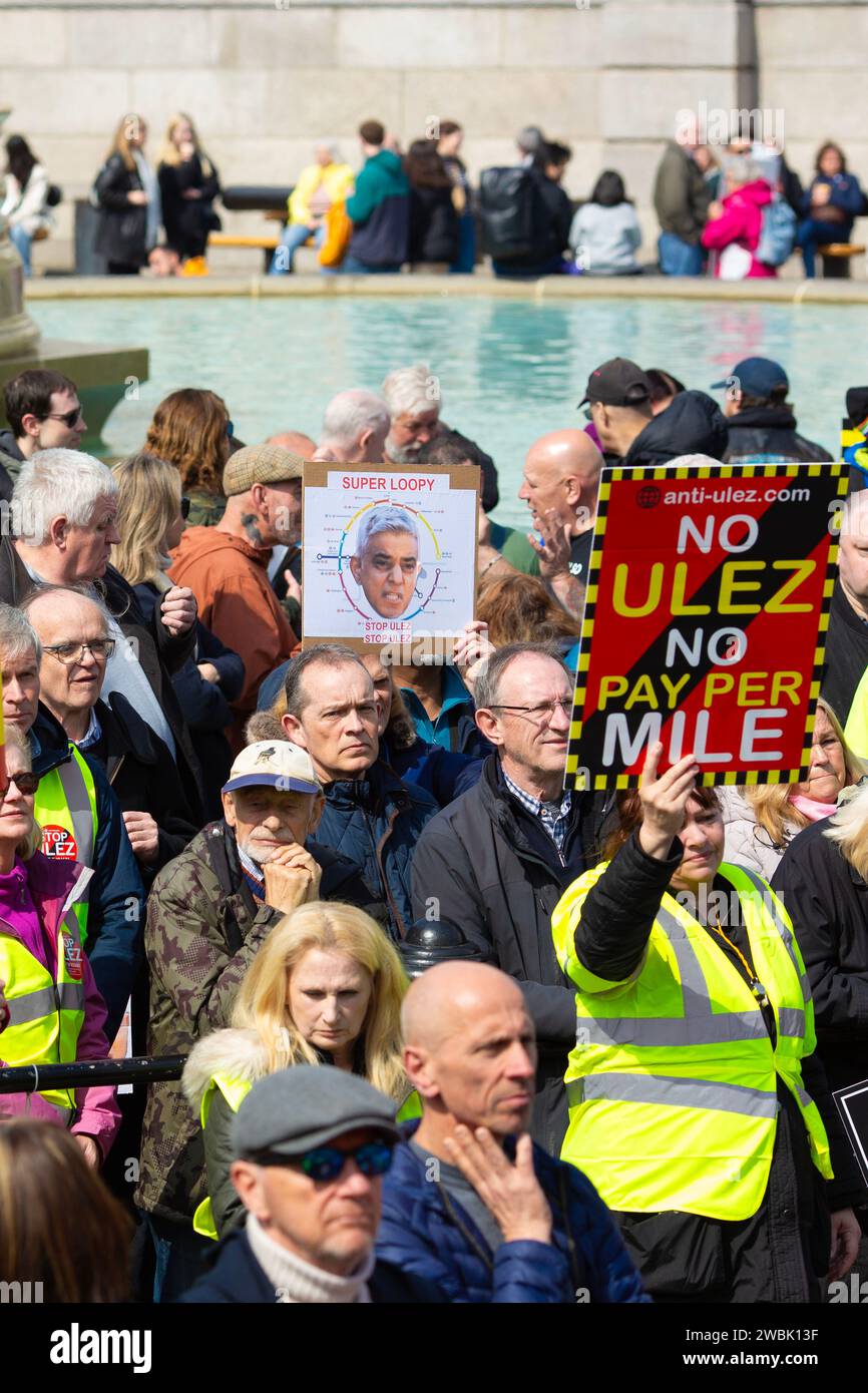 Protesters gather during an anti-ULEZ expansion protest around ...