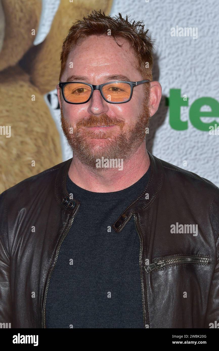 Scott Grimes bei der Premiere der Peacock Serie Ted im AMC The Grove ...
