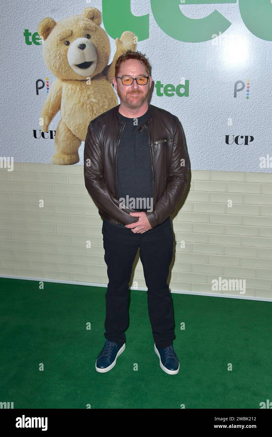Scott Grimes bei der Premiere der Peacock Serie Ted im AMC The Grove ...