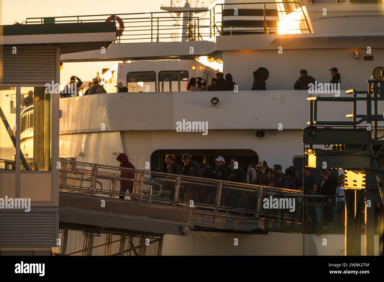 Seattle, USA. 4 Oct, 2023. Golden hour at the Colman Ferry Terminal on ...