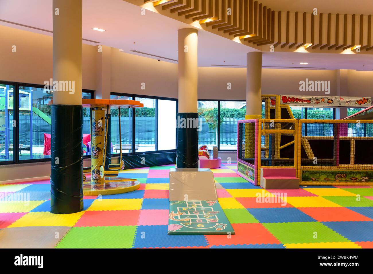 Spacious public area hi-res stock photography and images - Alamy