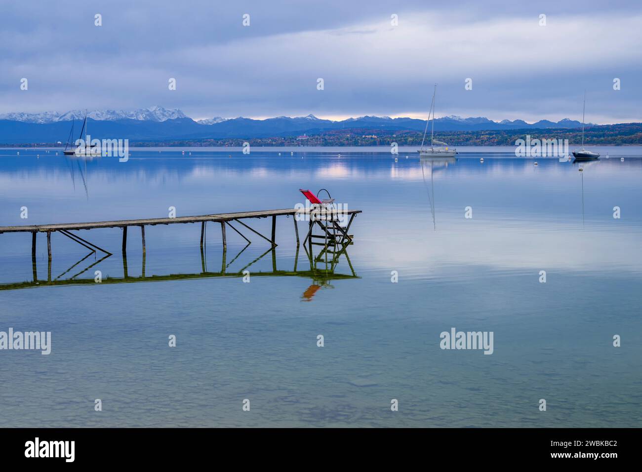 Jetty on Lake Ammersee, Starnberg district, Bavaria, Germany Stock ...