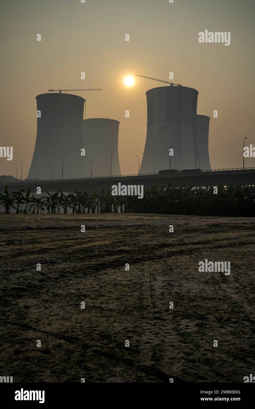 Cooling towers of the Ruppur Nuclear Power Plant, Bangladesh Stock ...