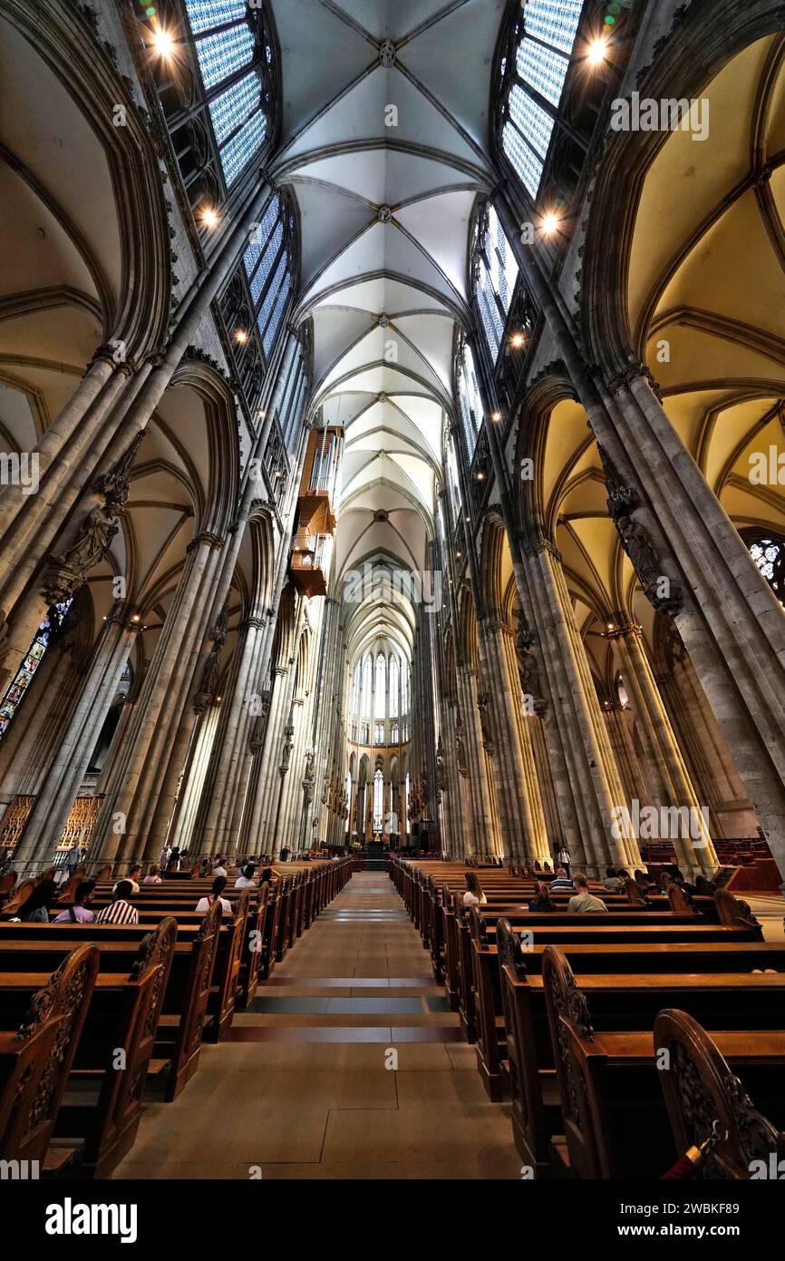 Cologne cathedral nave germany hi-res stock photography and images - Alamy
