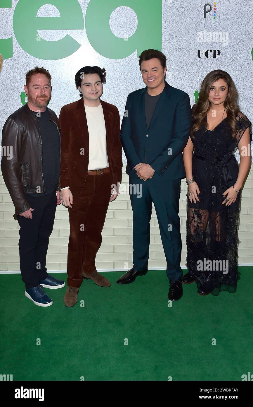 Scott Grimes, Max Burkholder, Seth MacFarlane und Giorgia Whigham bei ...