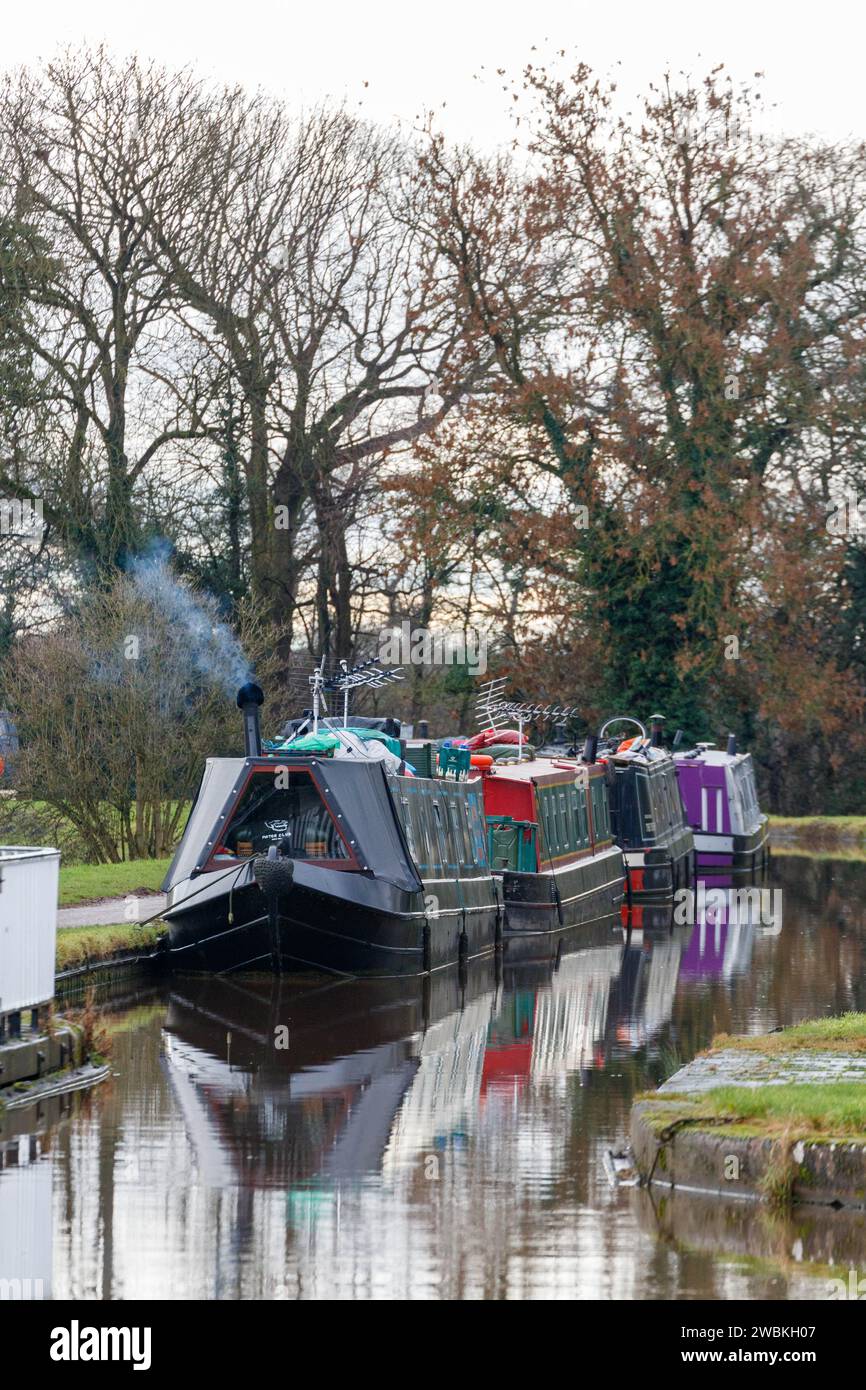 Nantwich canal hi-res stock photography and images - Alamy