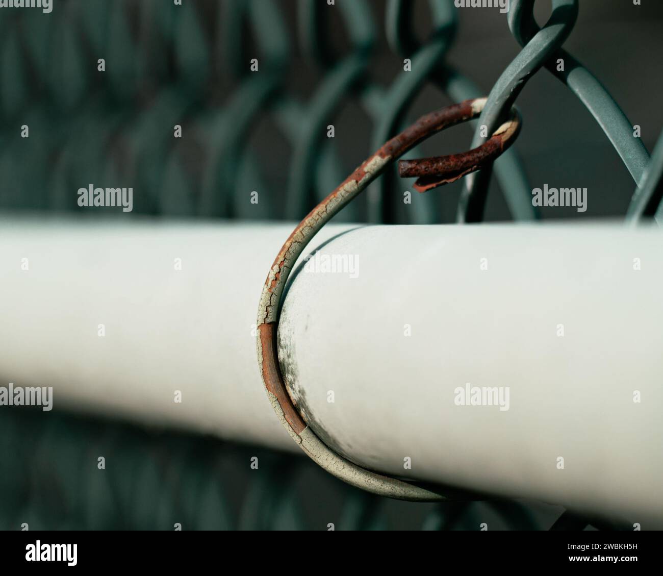 Metal chain link fence hi-res stock photography and images - Alamy