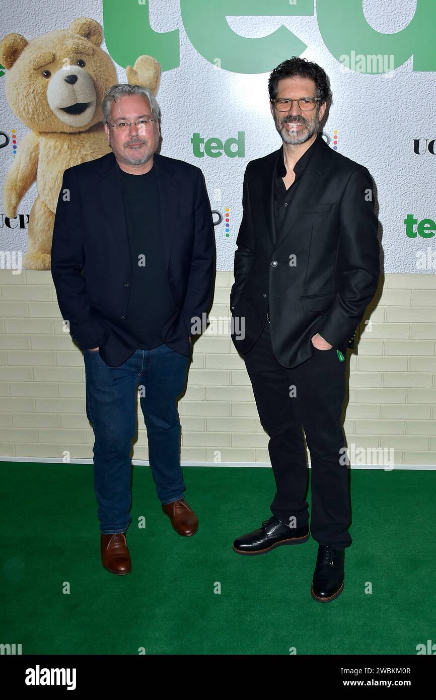 Paul Corrigan und Brad Walsh bei der Premiere der Peacock Serie 'Ted ...