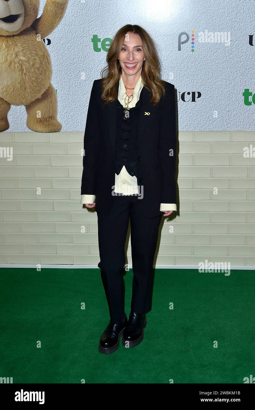 Erica Huggins bei der Premiere der Peacock Serie 'Ted' im AMC The Grove ...