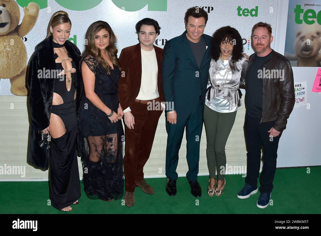 Charly Jordan, Giorgia Whigham, Max Burkholder, Seth MacFarlane, Penny ...