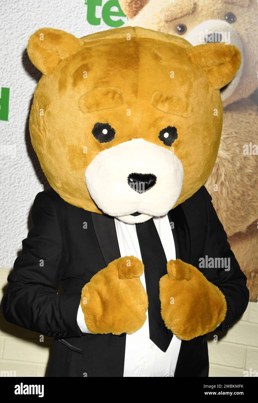 LOS ANGELES, CALIFORNIA - JANUARY 10: A performer in a "Ted" Costume ...