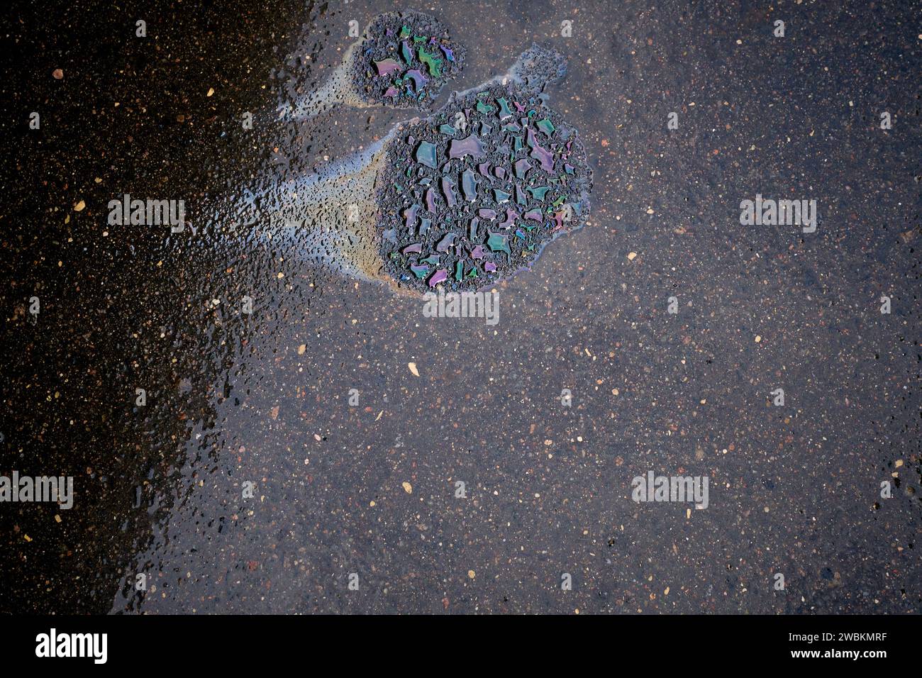 Oil wet tarmac road colours hi-res stock photography and images - Alamy