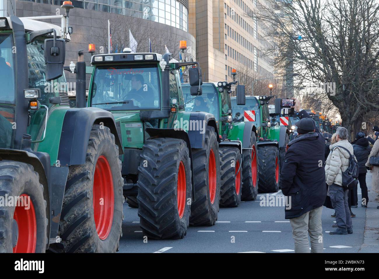 Bauern-Protest 11.01.2024 Traktor Konvoi Korso Kundgebung Demonstration ...