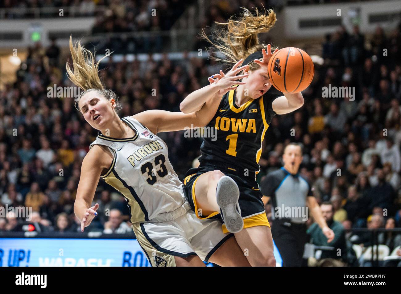 West Lafayette, Indiana, USA. 10th Jan, 2024. Iowa guard MOLLY DAVIS (1 ...