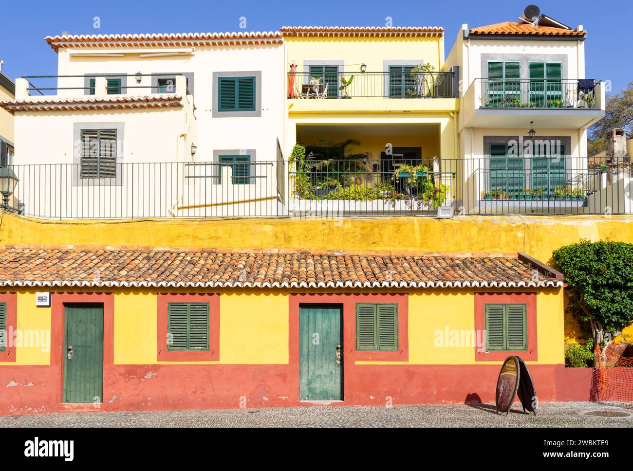MADEIRA PORTUGAL MADEIRA Portuguese buildings and housing around the ...