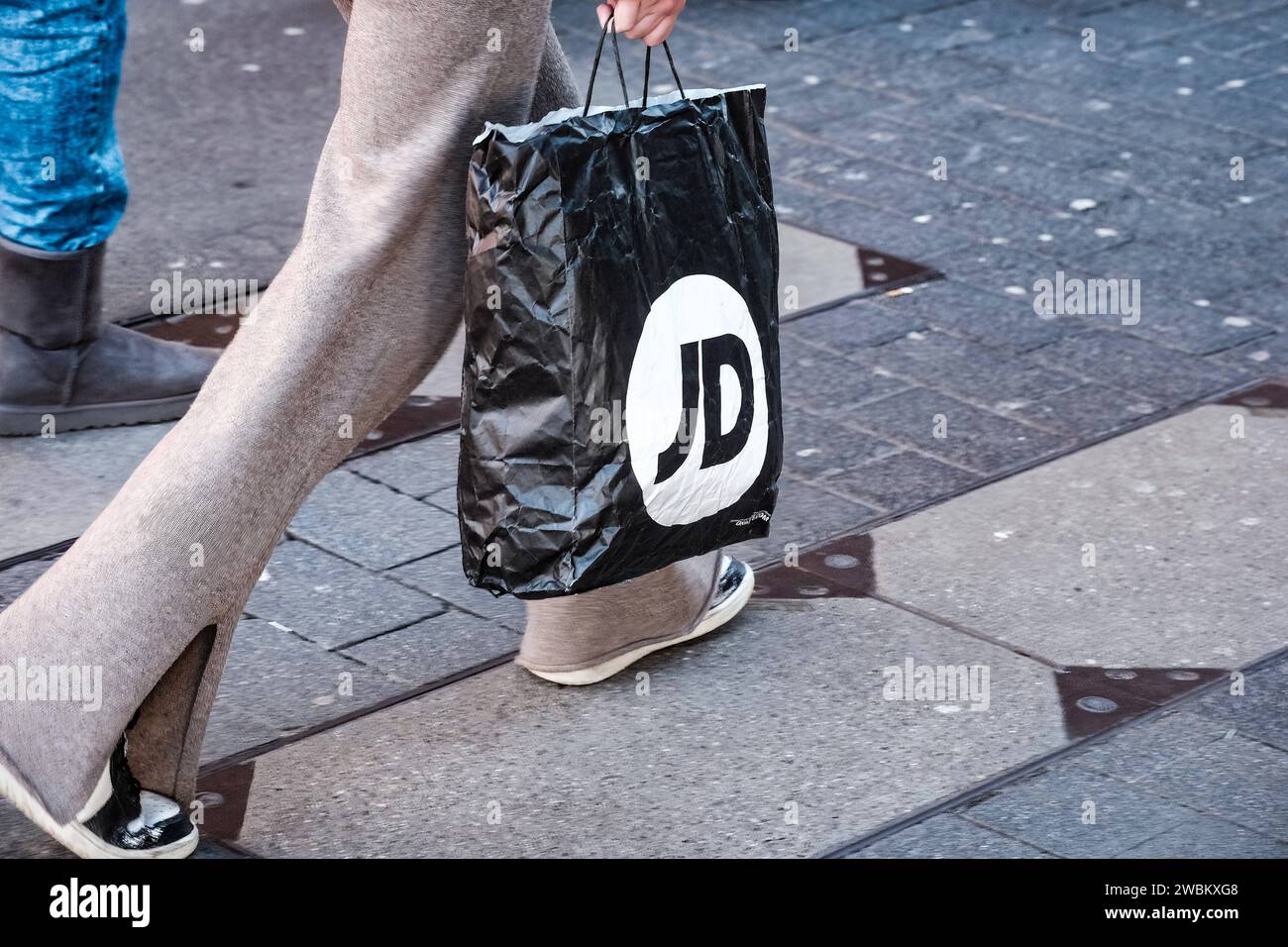 Jd shopping bags hi-res stock photography and images - Alamy