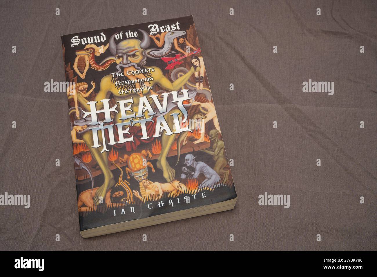 Ian Christe - Sound of the Beast: The Complete Headbanging History of ...