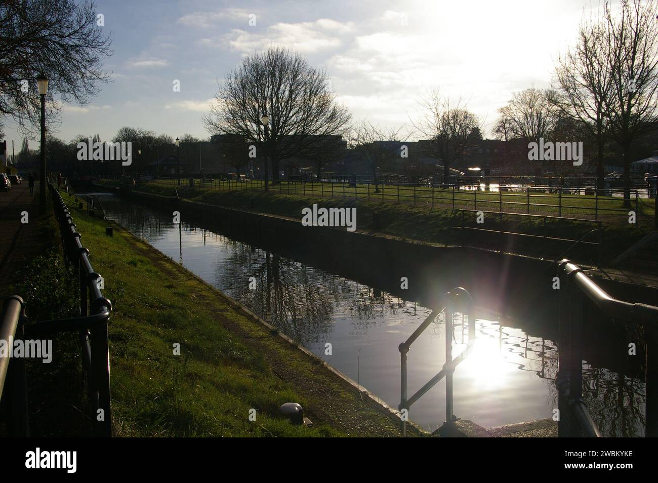 Teddington Lock, Teddington, London, England Stock Photo - Alamy