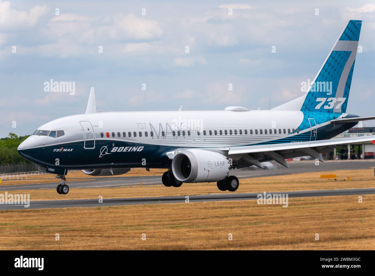 Boeing 737-7 Max 7 airliner jet plane landing at Farnborough ...
