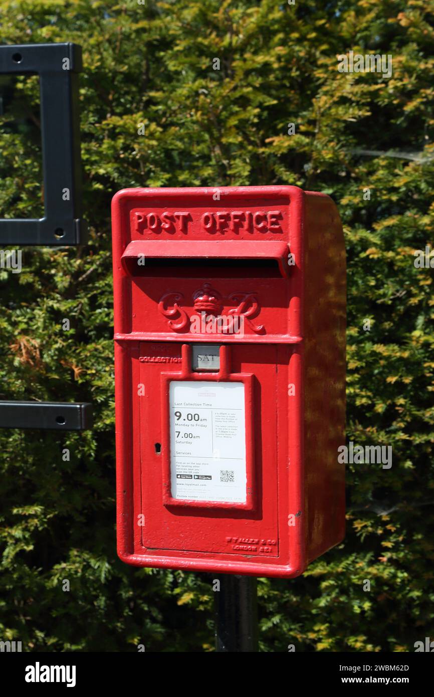 Lamp Postbox with King George VI 1936 – 1952 Cipher Wisley Surrey ...