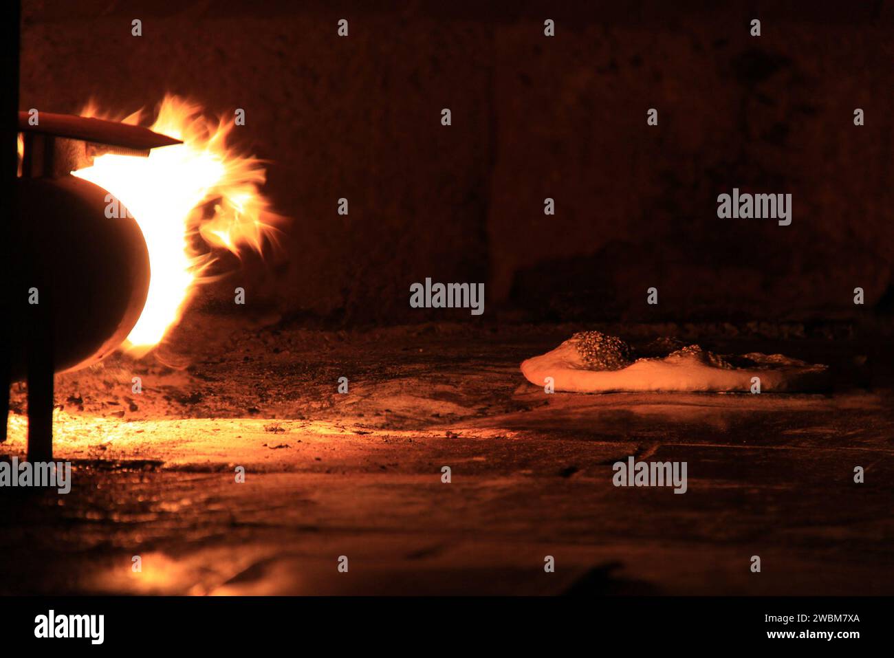 Arabic oven hi-res stock photography and images - Alamy