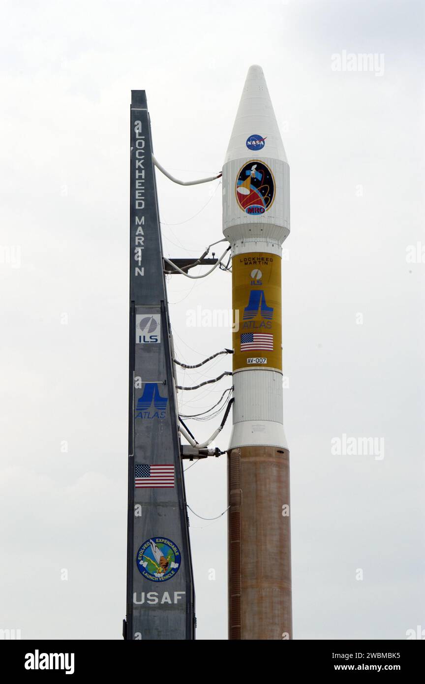 KENNEDY SPACE CENTER, FLA. - NASA's Mars Reconnaissance Orbiter (MRO ...