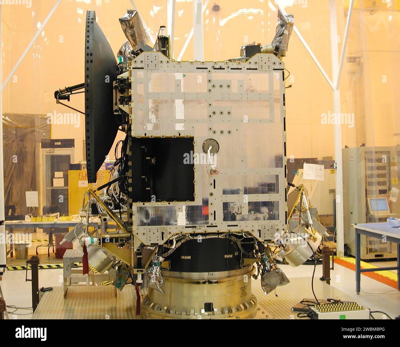 NASA's Dawn spacecraft after installation of high gain antenna Stock ...