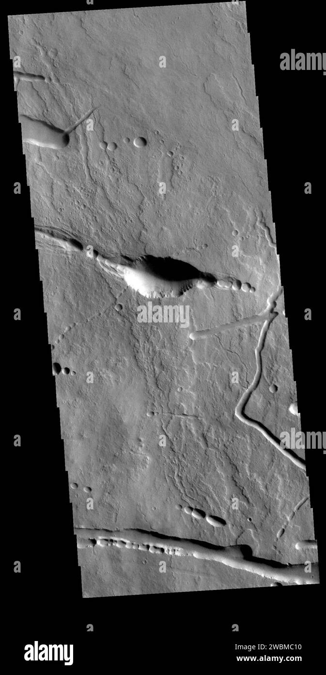 VIS image shows the northern flank of Ascraeus Mons, part of the ...