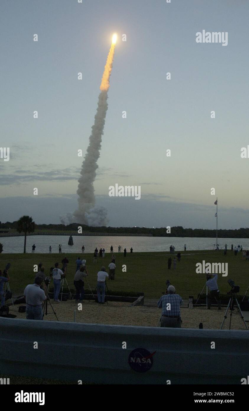 Sts 108 mission hi-res stock photography and images - Alamy