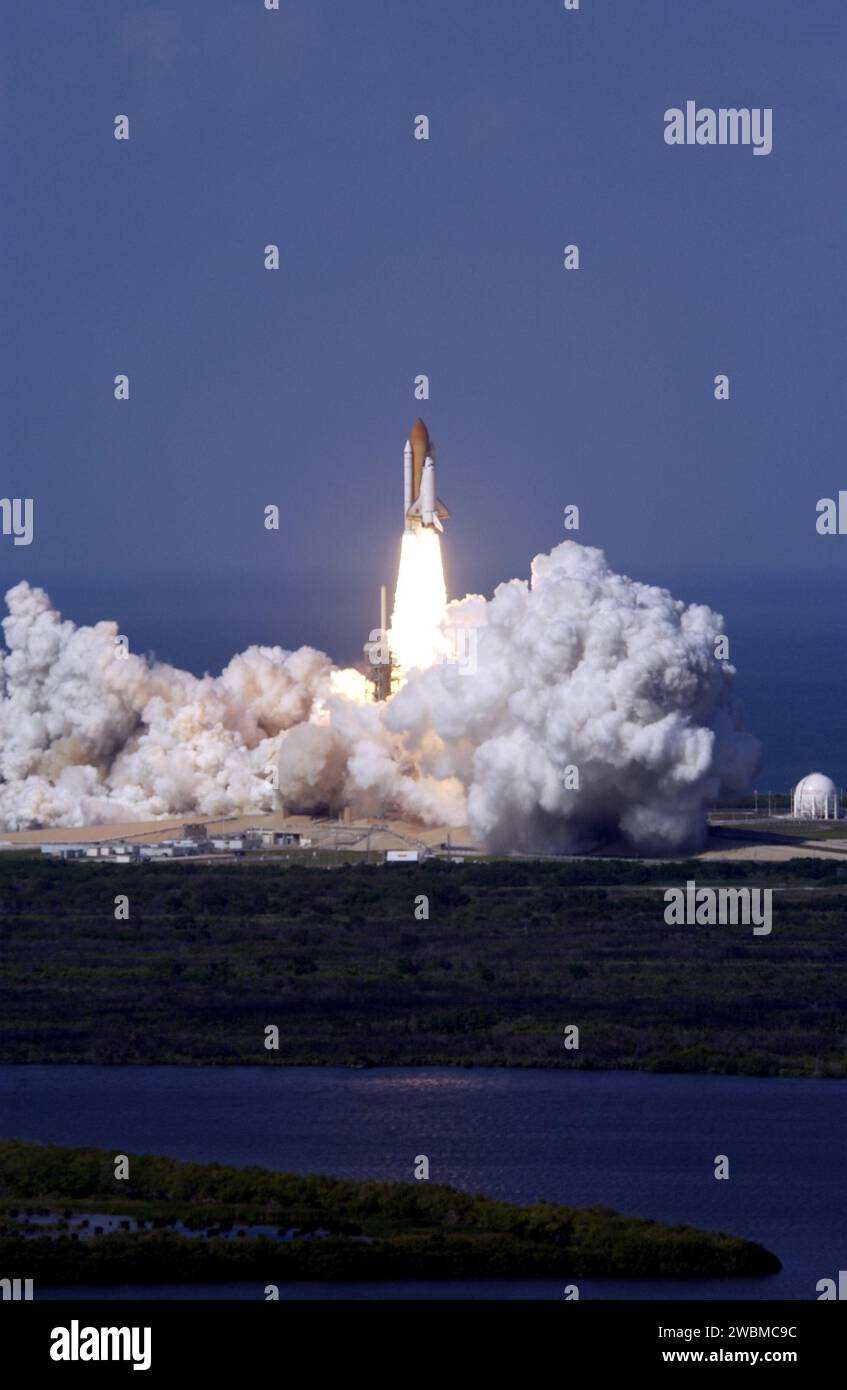 Sts 110 hi-res stock photography and images - Alamy