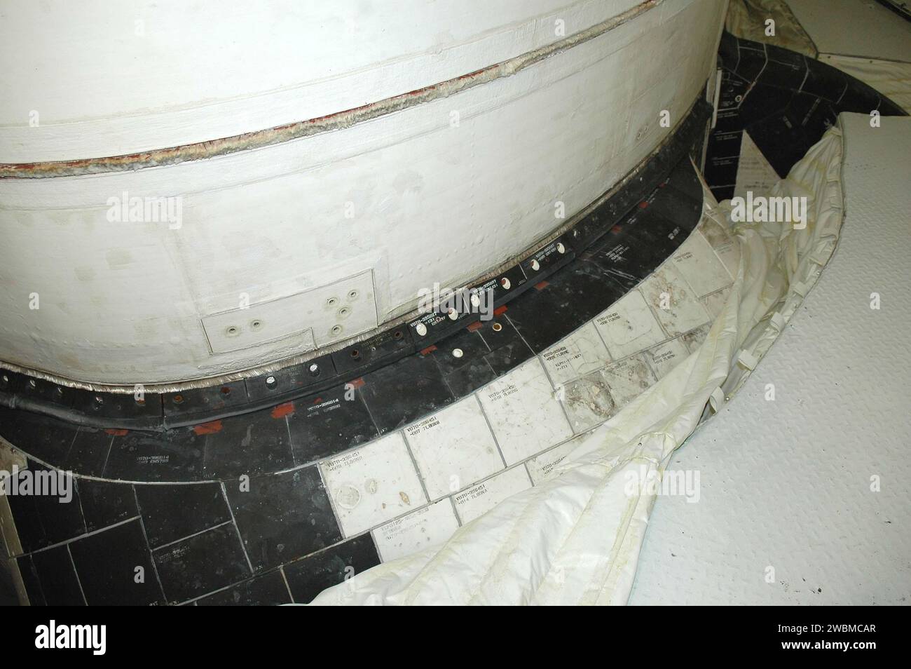 Damaged tiles space shuttle hi-res stock photography and images - Alamy