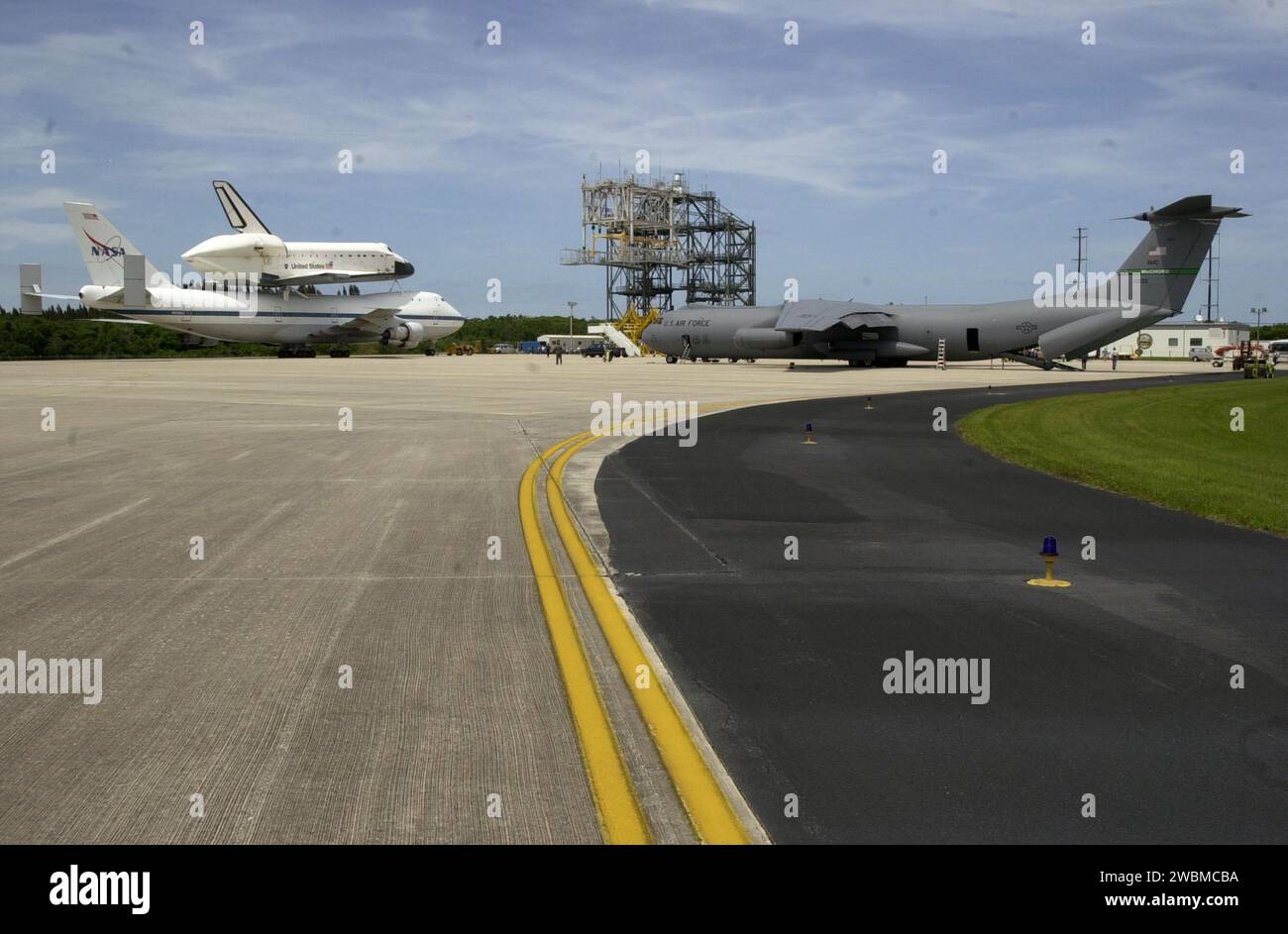 Sts 108 mission hi-res stock photography and images - Alamy