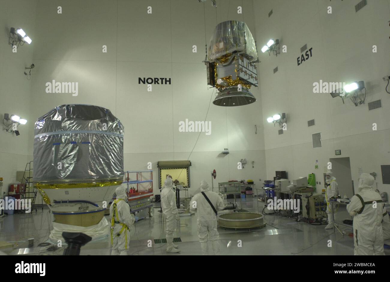 VANDENBERG AIR FORCE BASE, CALIF. - Inside the Astrotech Payload ...