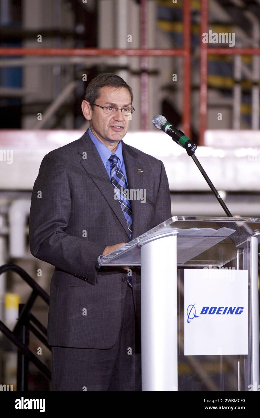 CAPE CANAVERAL, Fla. – In the Orbiter Processing Facility-3 (OPF-3) at ...