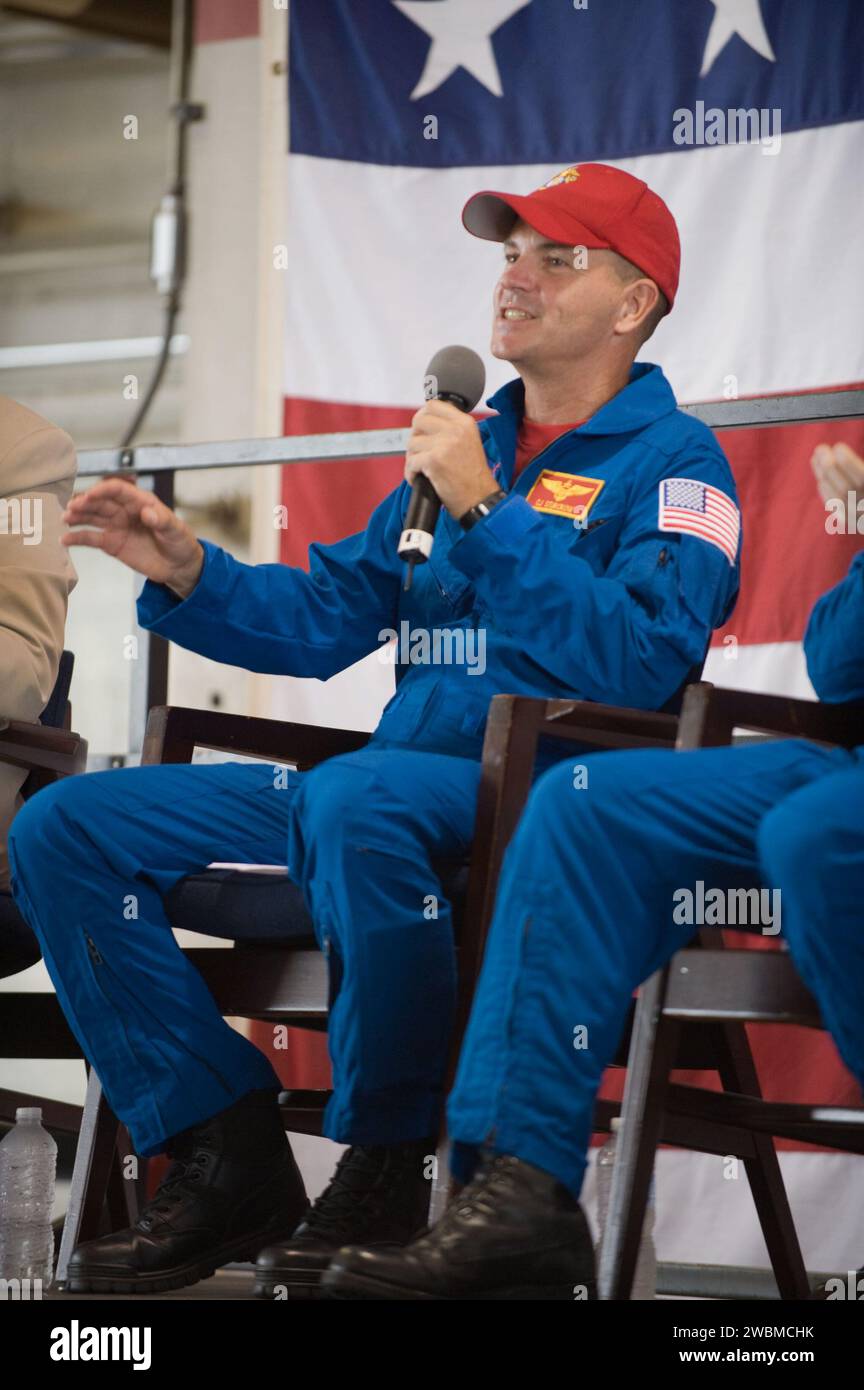 NASA’s STS-128 crew returns to Ellington Field, Texas, with a welcome ...
